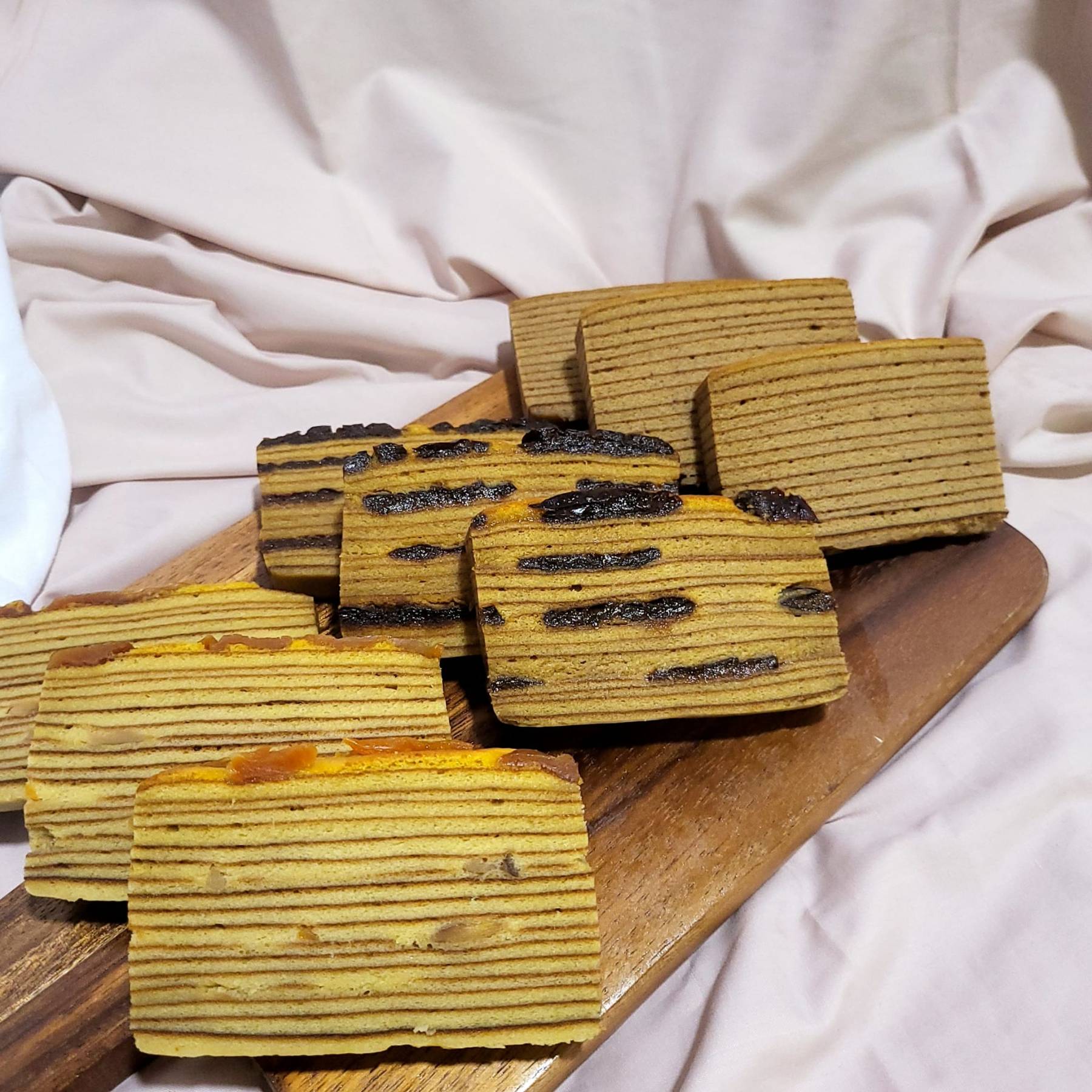 Premium Lapis Legit & Tapak Kuda – RATU LEMPER